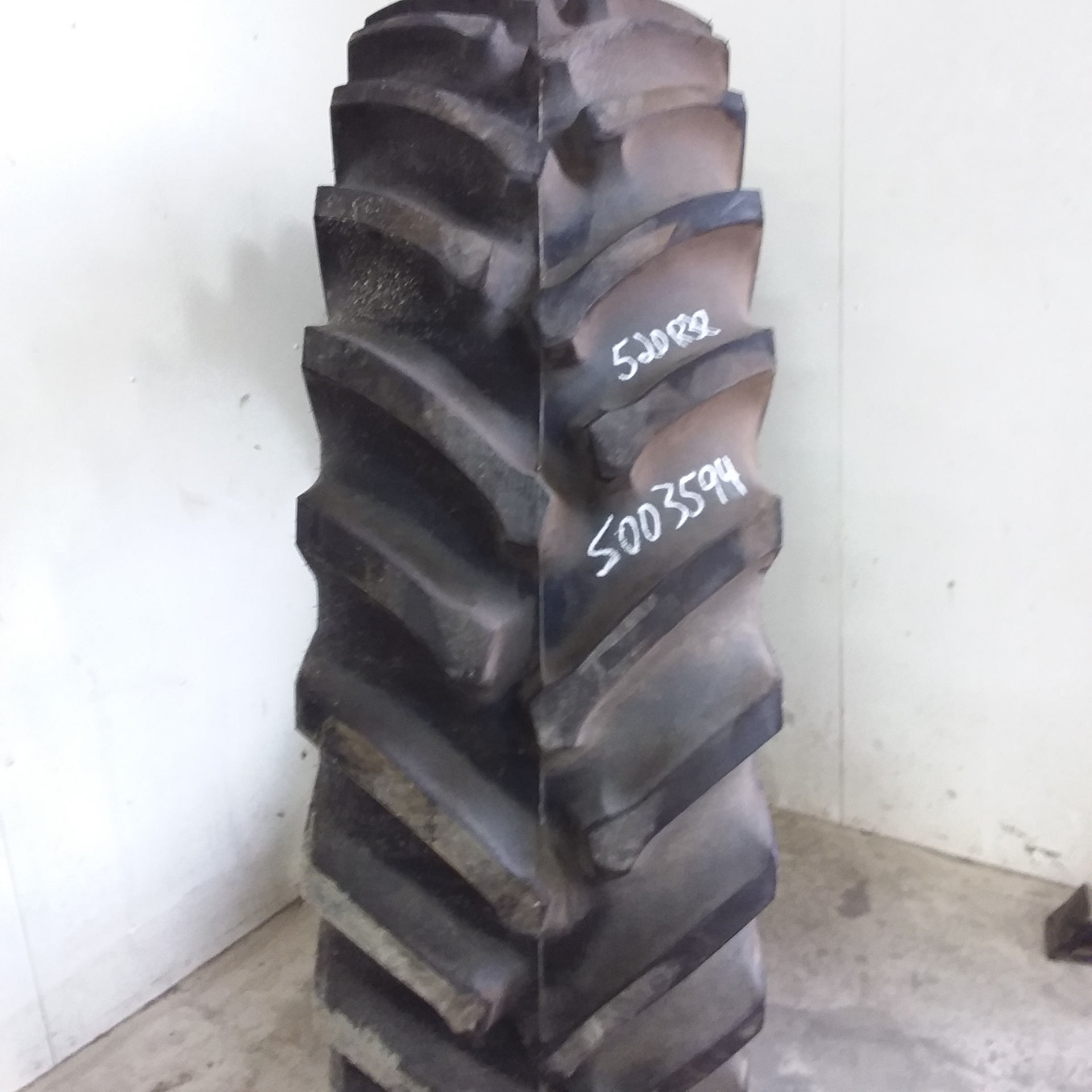 Used520/85R38 Titan Farm Hi Traction Lug Radial R-1 Agricultural Tires ...
