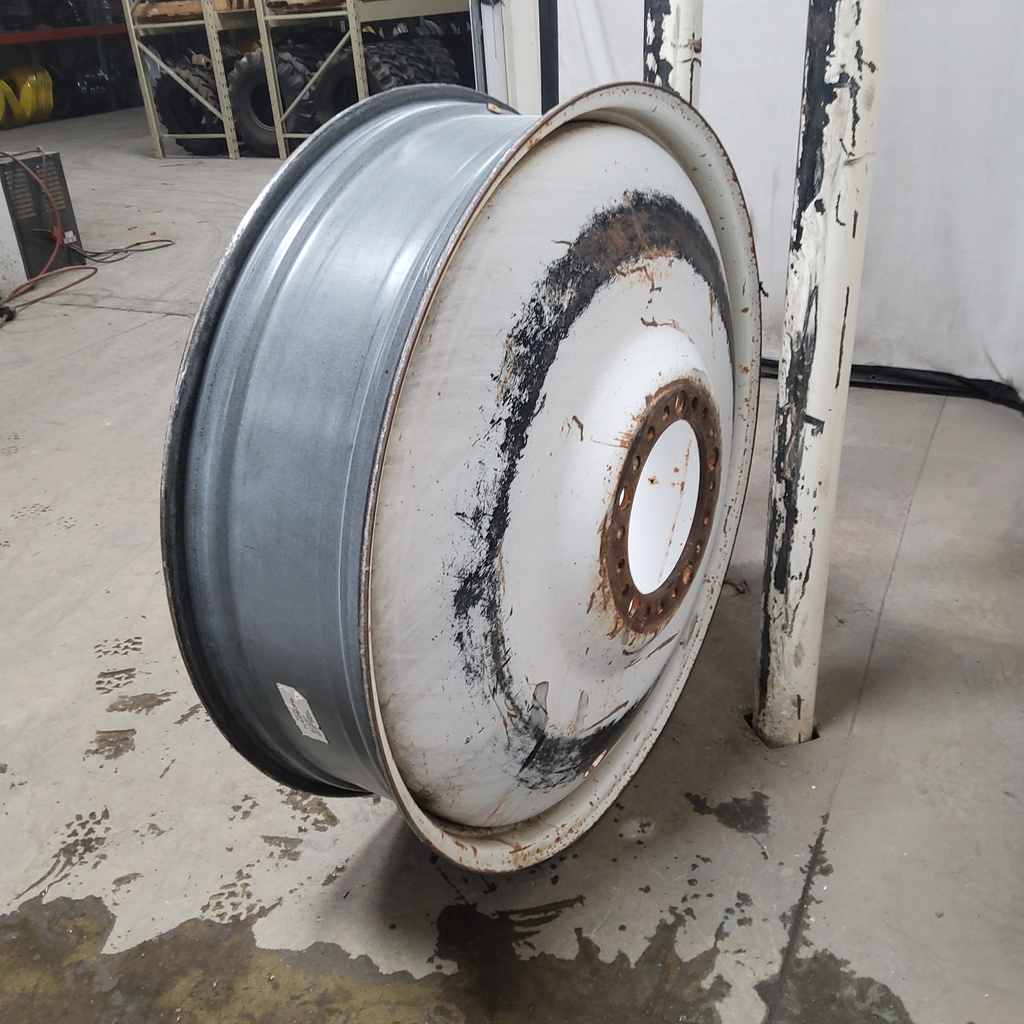 USED 12"W x 46"D, New Holland White 20-Hole Straddle Dual - Inside Main ...