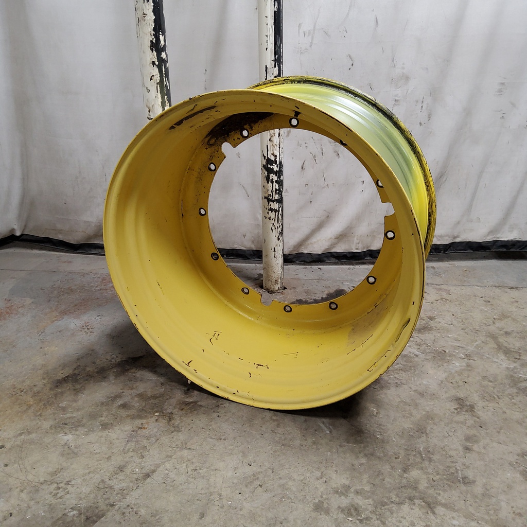 USED 23"W x 42"D, John Deere Yellow 12-Hole Stub Disc Sprayer for Sale ...