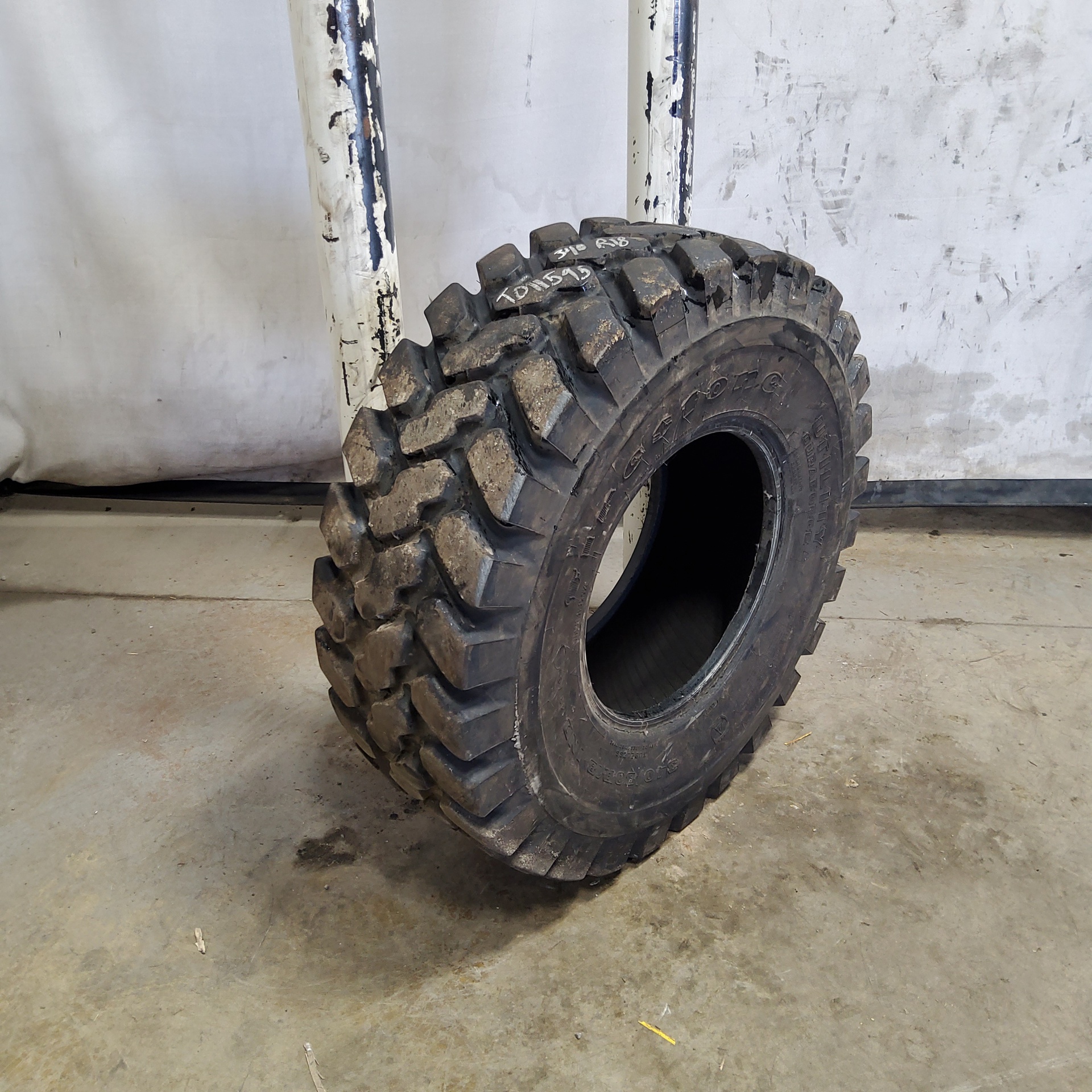 Used340/80R18 Firestone Radial Duraforce RT R-4 Agricultural Tires for ...