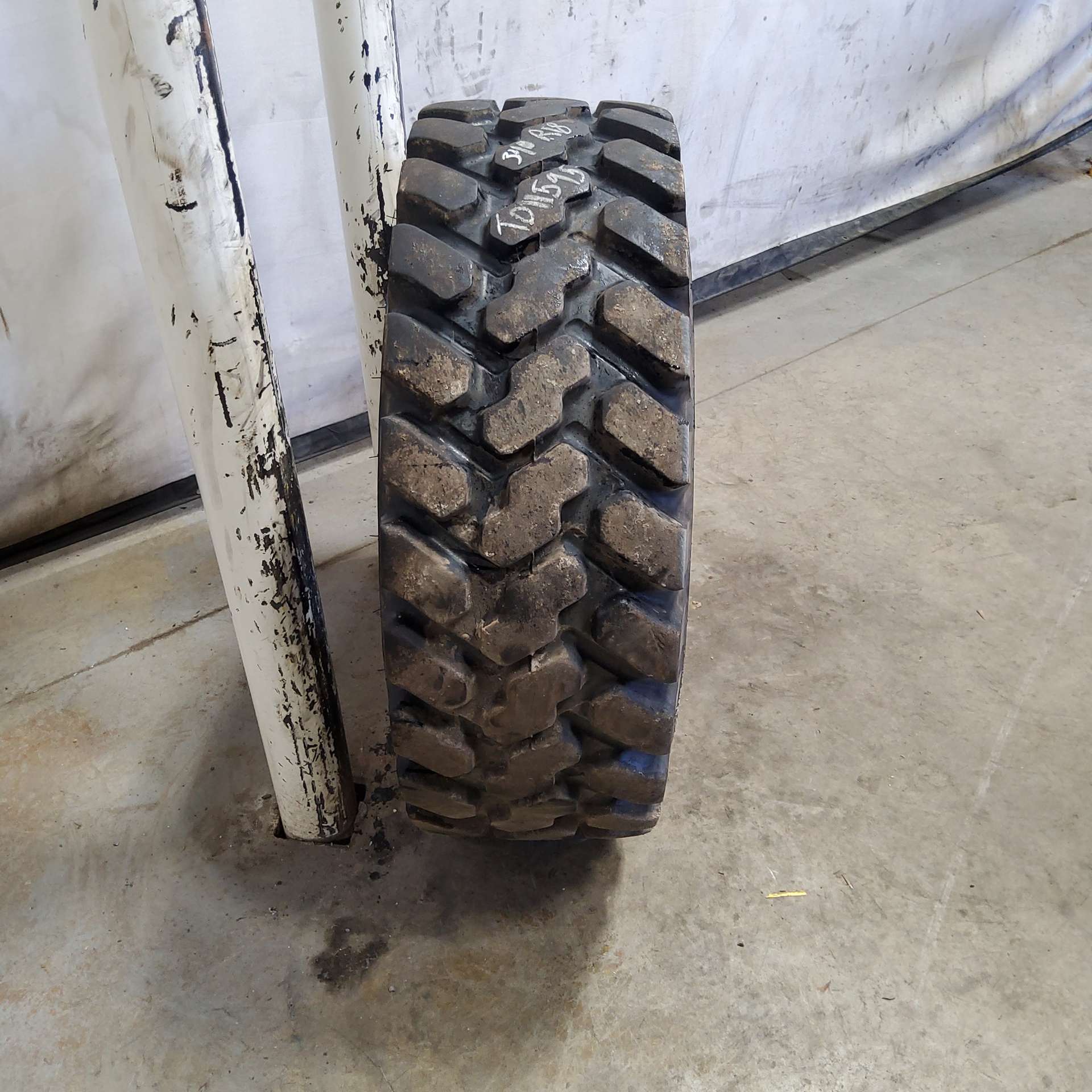 Used340/80R18 Firestone Radial Duraforce RT R-4 Agricultural Tires for ...