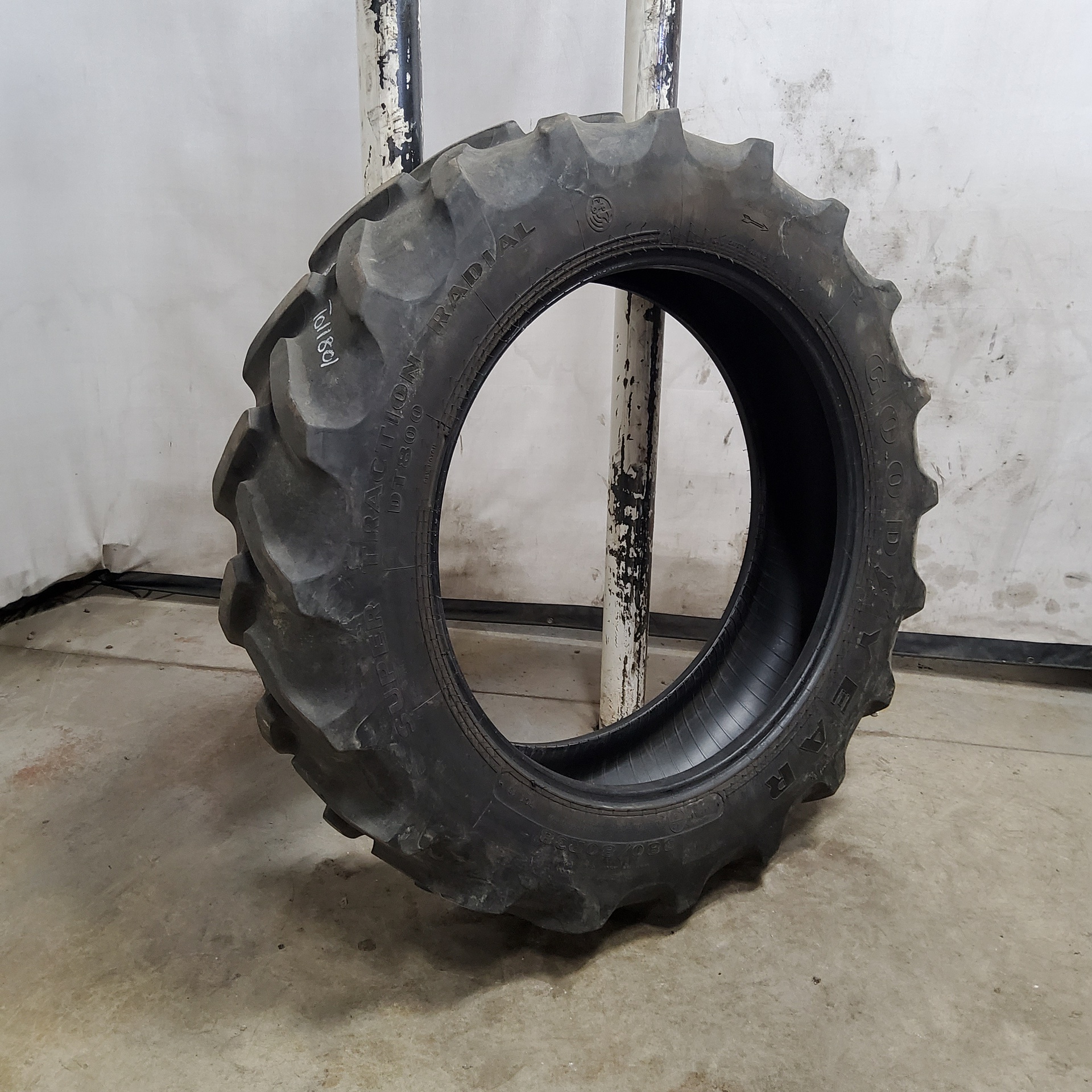 Used380/80R38 Goodyear Farm DT800 Super Traction R-1W Agricultural ...