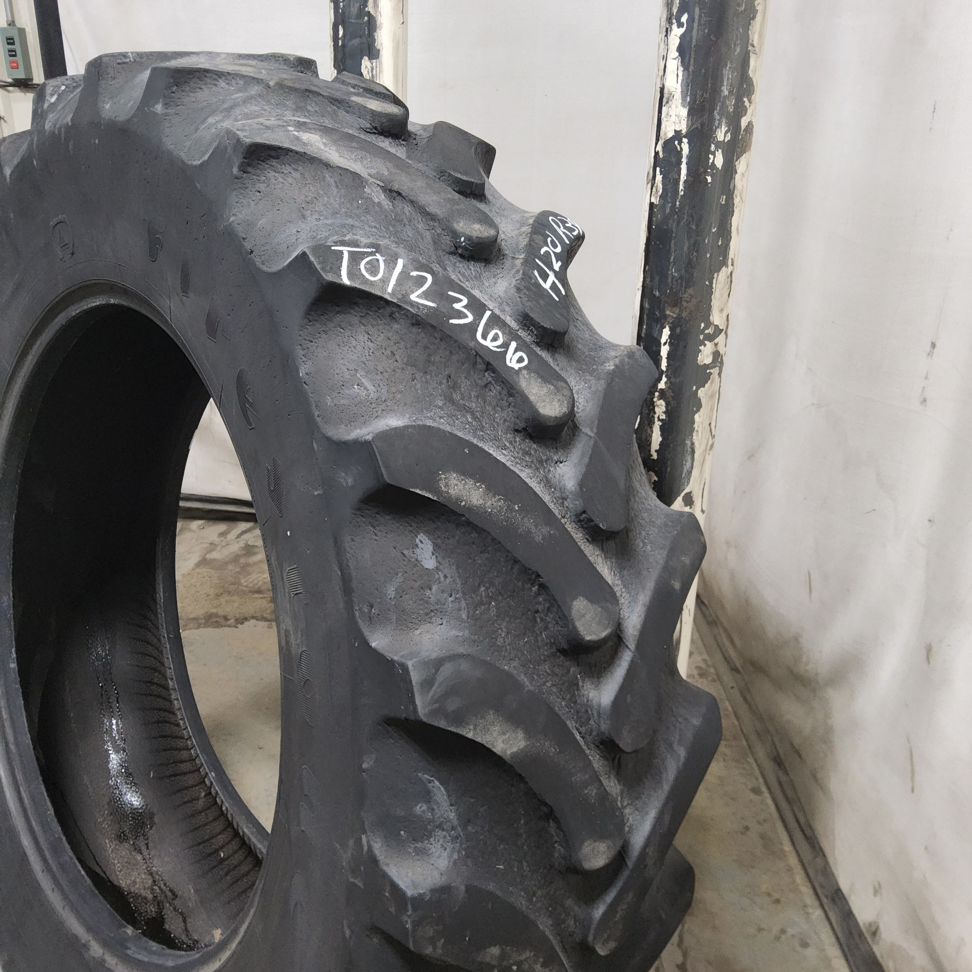 Used420/85R34 Firestone Radial All Traction DT R-1W Agricultural Tires for Sales | NTS Tire ...