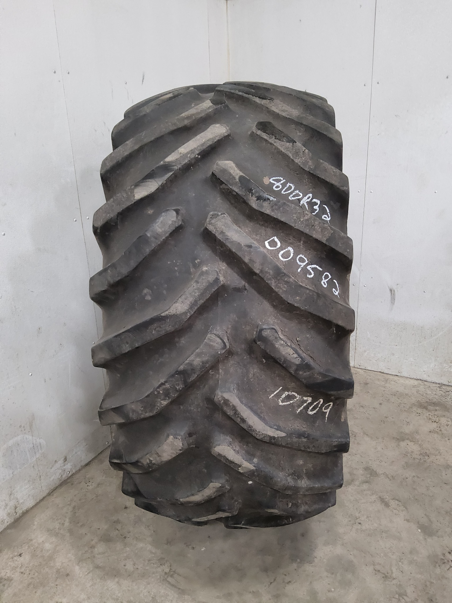 Used800/65R32 Goodyear Farm Dyna Torque Radial R-1 Agricultural Tires ...