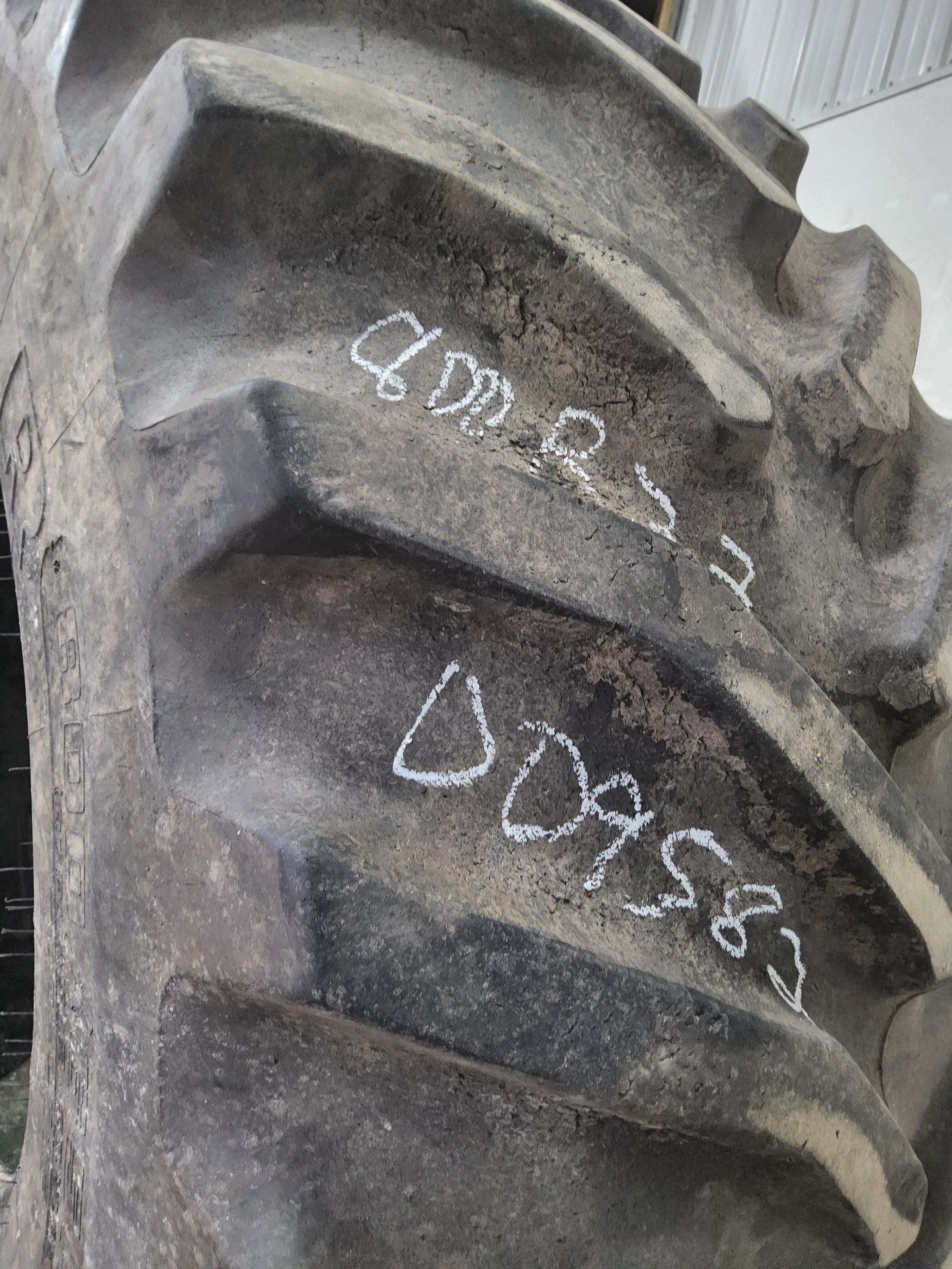Used800/65R32 Goodyear Farm Dyna Torque Radial R-1 Agricultural Tires ...