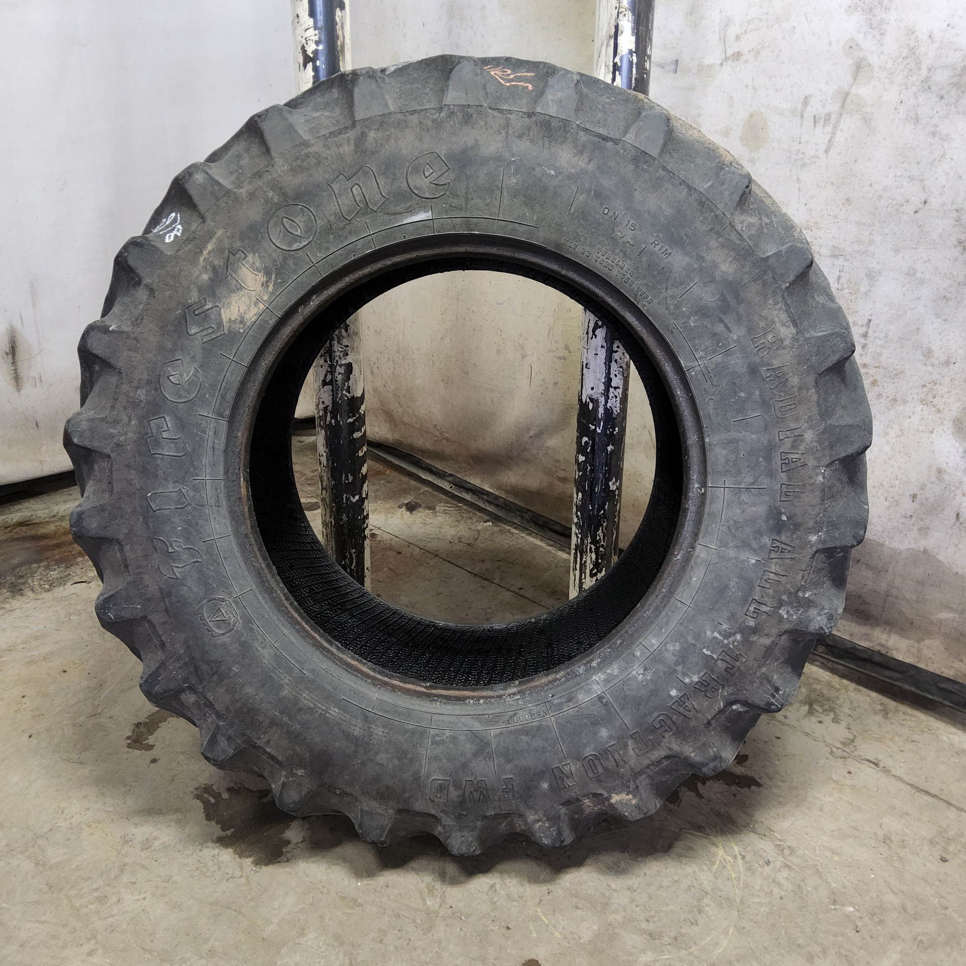 Used16.9/R30 Firestone Radial All Traction FWD R-1 Agricultural Tires ...