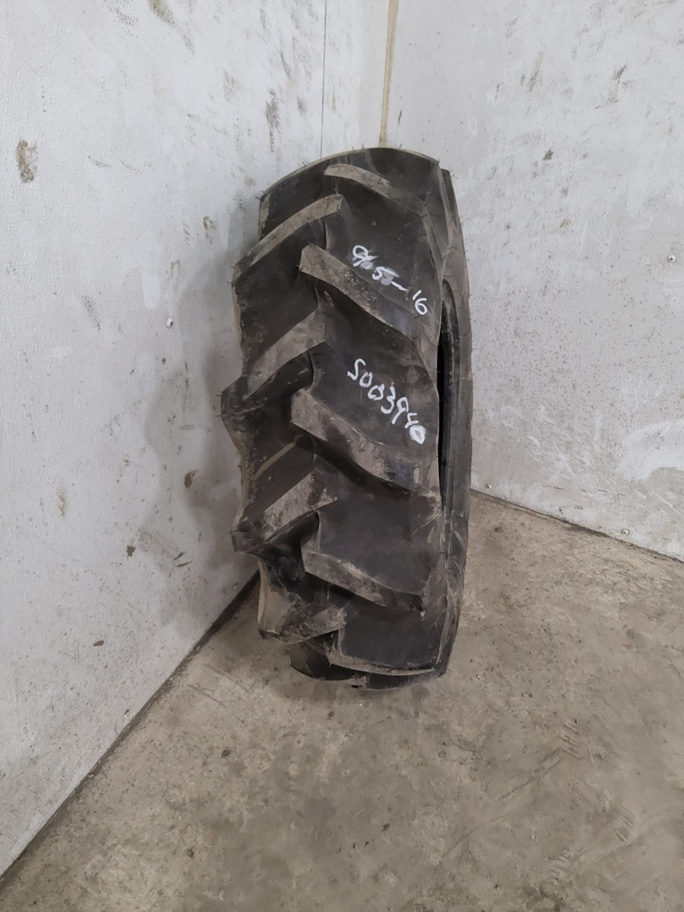 USED 9.5-16 Bridgestone Farm Service Lug 15 R-1 C (6 Ply), 95% for Sale ...