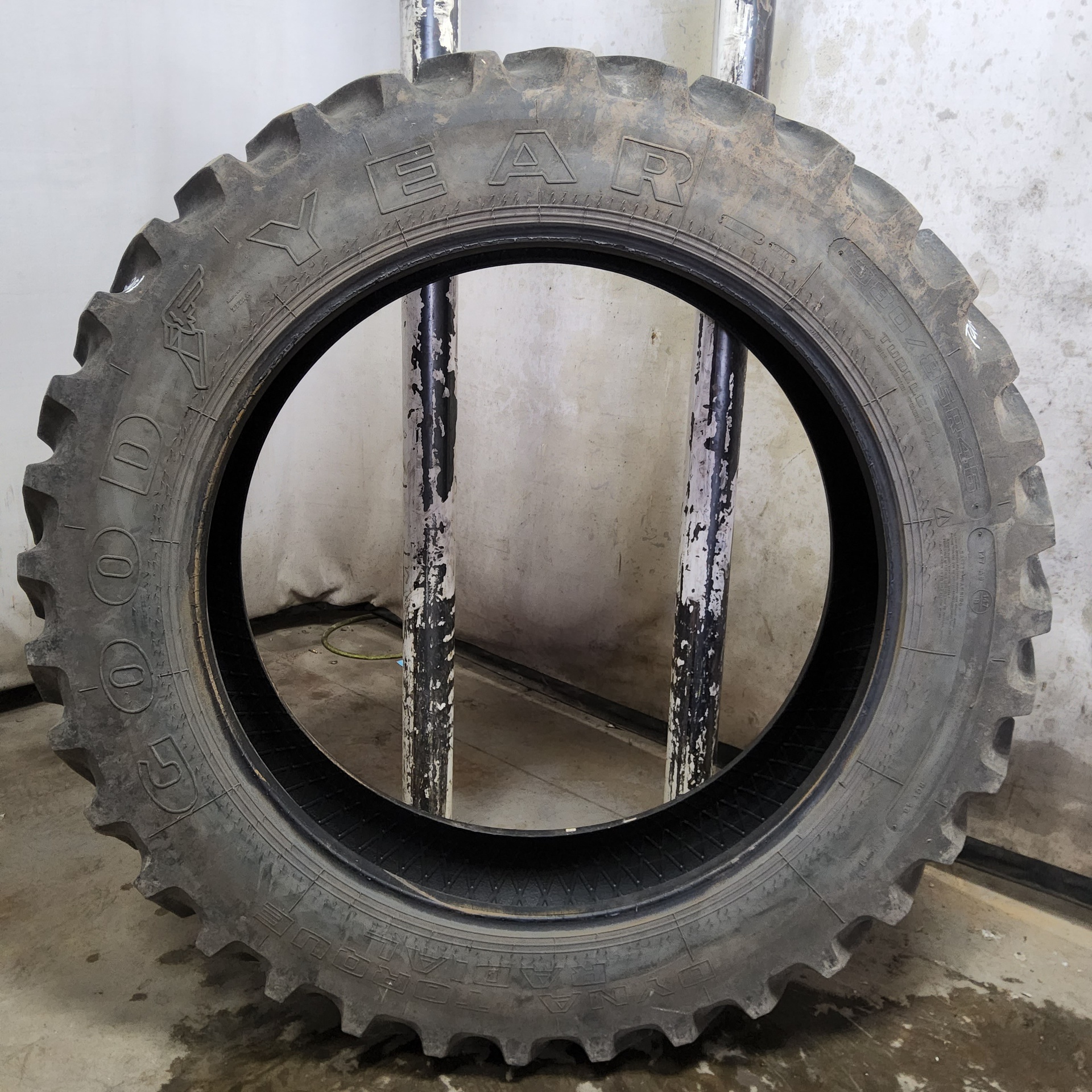 Used380/85R46 Goodyear Farm Dyna Torque Radial R-1 Agricultural Tires ...