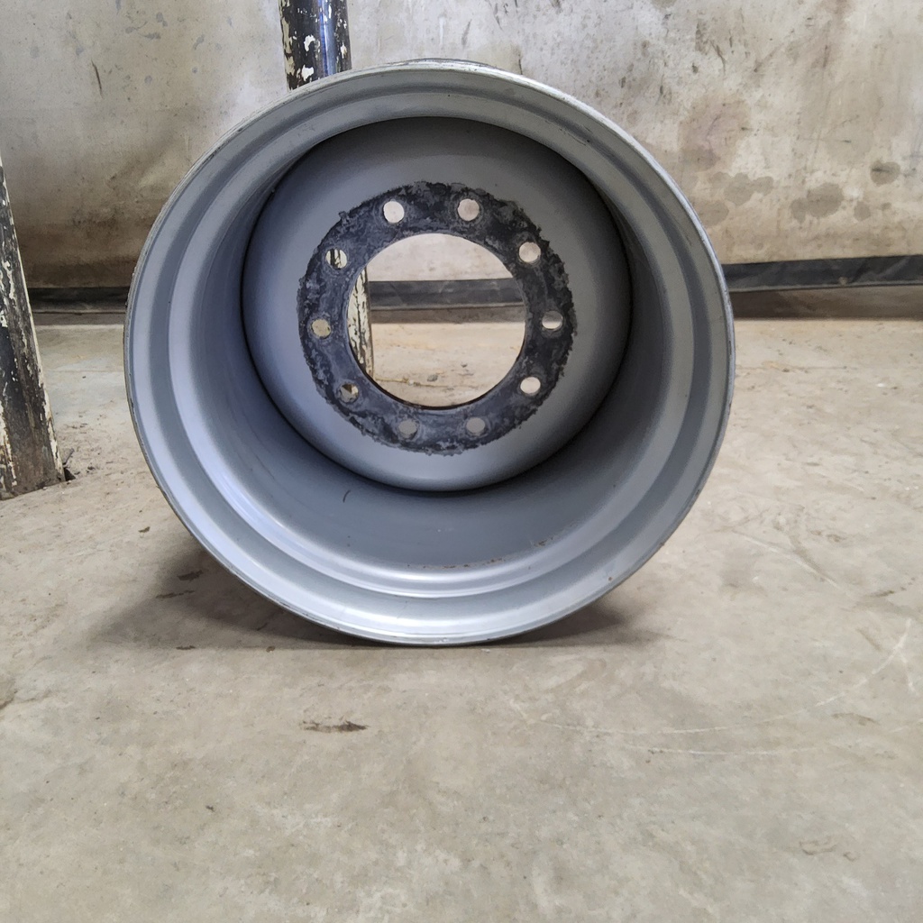 USED 24"W x 22.5"D, Case IH Silver Mist 10-Hole Spun Disc for Sale ...