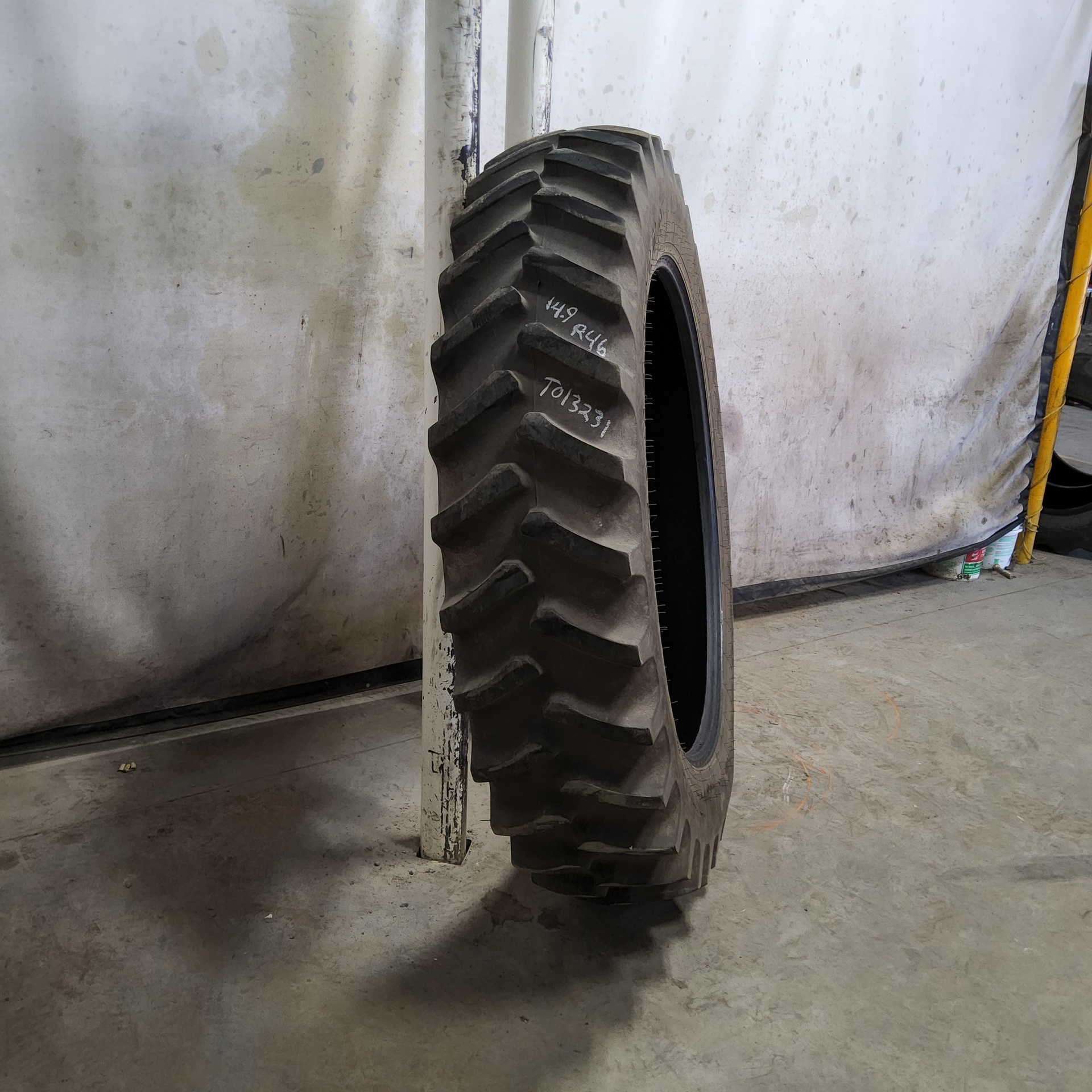Used14.9/R46 Firestone Radial All Traction 23 R-1 Agricultural Tires ...