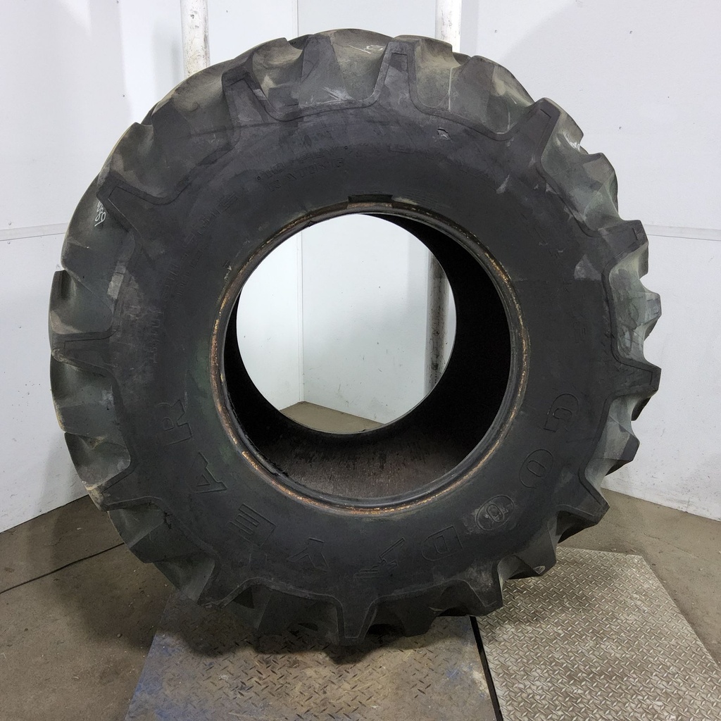 USED 30.5L-32 Goodyear Farm Dyna Torque R-1 E (10 Ply), 90% for Sale ...