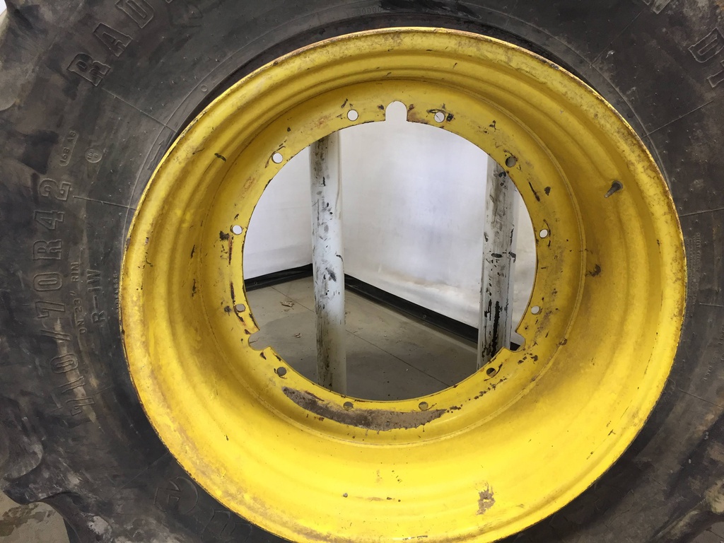 USED 23"W x 42"D, John Deere Yellow 12-Hole Stub Disc for Sale | NTS ...