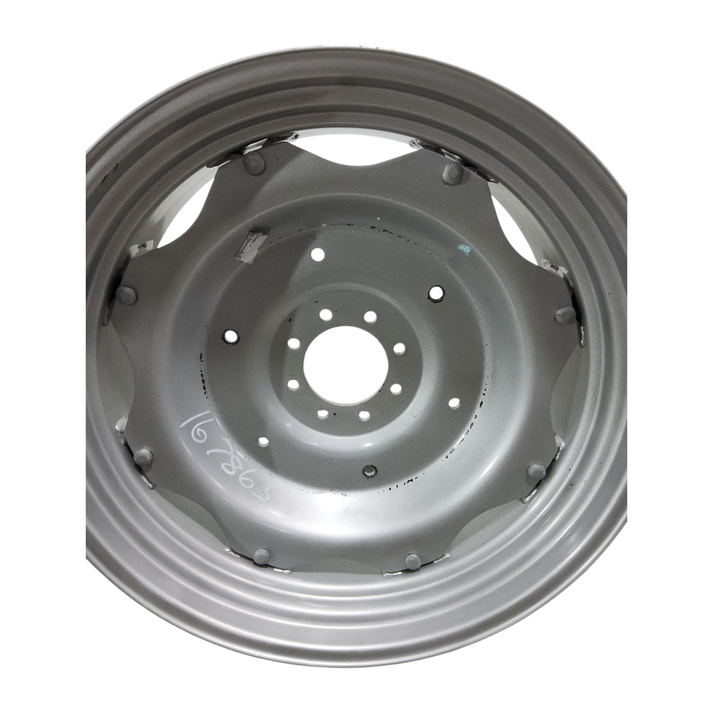 USED 8-Hole Clamp/Loop Style Center for 34" Rim, Case IH Silver Mist ...