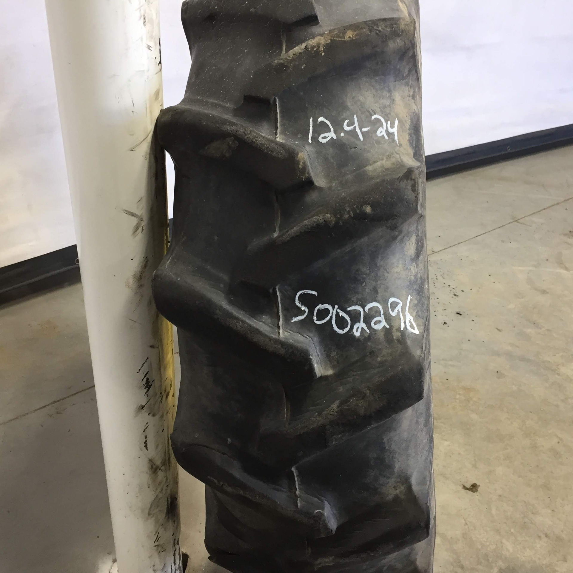 Used12.4/-24 Firestone Traction Field & Road R-1 Agricultural Tires for ...