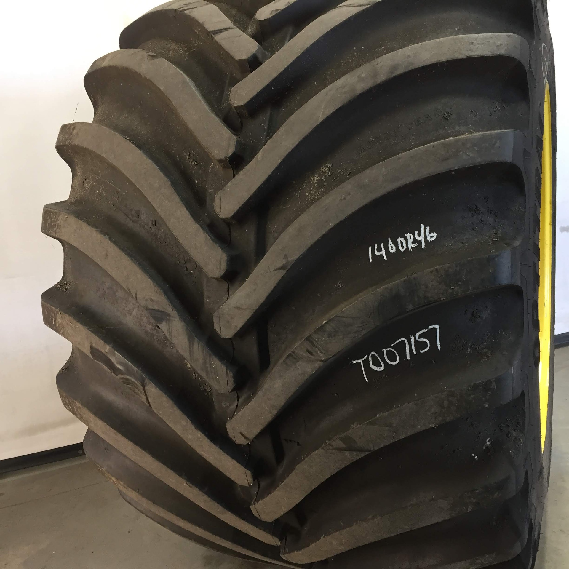 Used1400/30R46 Goodyear Farm Optitrac R-1W on Formed Plate Agriculture ...