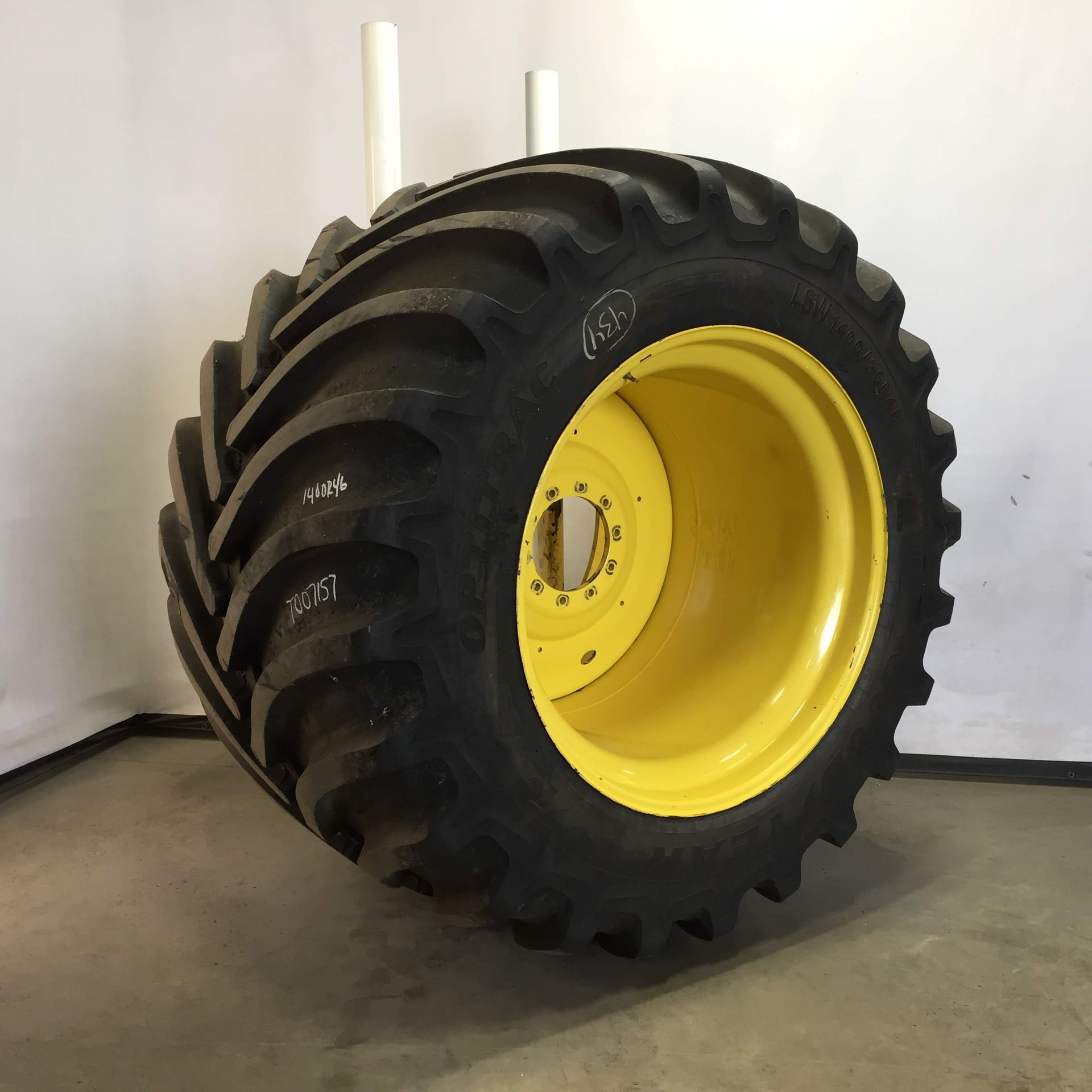 Used1400/30R46 Goodyear Farm Optitrac R-1W on Formed Plate Agriculture ...