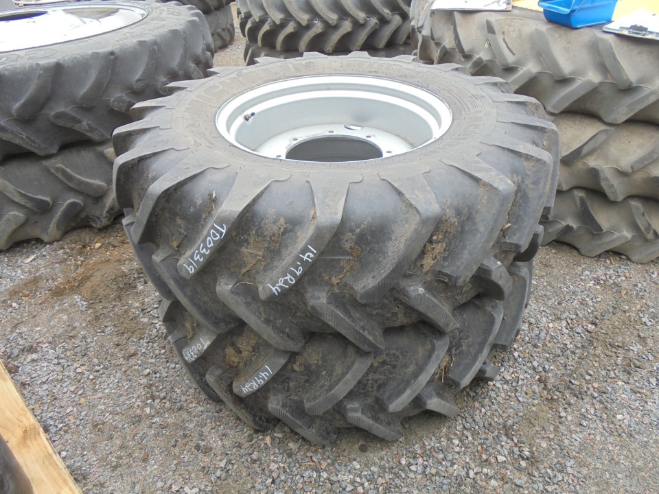 USED 14.9/R24 Michelin AgriBib R-1W on Case IH Silver Mist 8-Hole ...