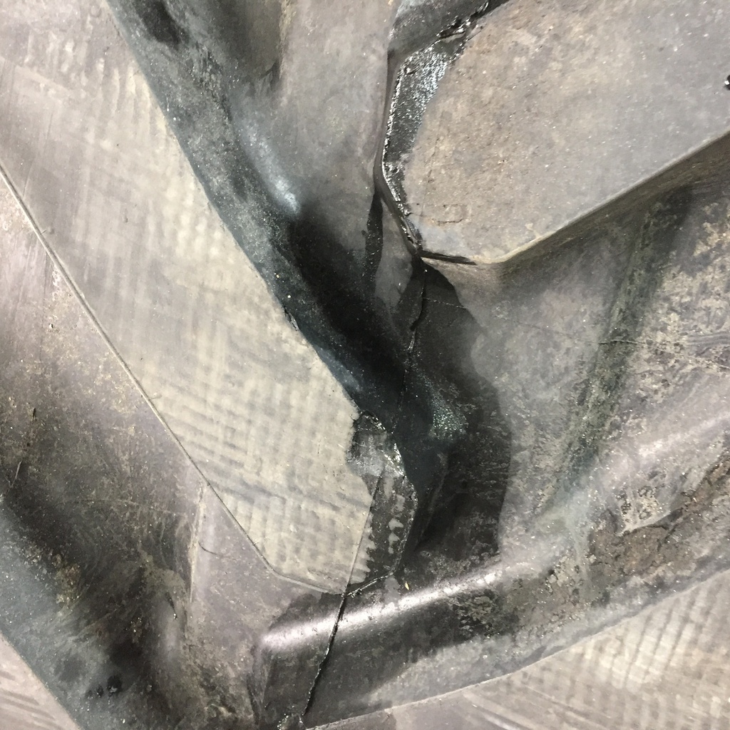 USED LSW1400/30R46 Goodyear Farm Optitrac R-1W on John Deere Yellow 10 ...