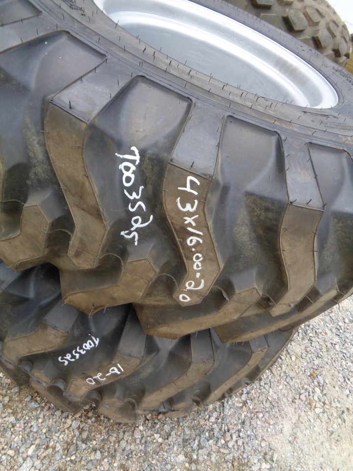 USED 43/16.00-20NHS Titan Farm Trac Loader SS R-4 B (4 Ply), 99% | for ...