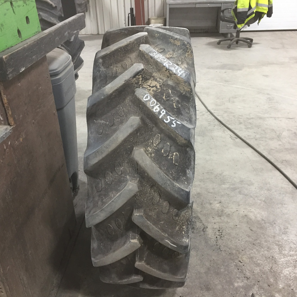 USED 380/85R24 BKT Tires Agrimax RT 855 R-1W 131A8 85% for Sale | NTS ...