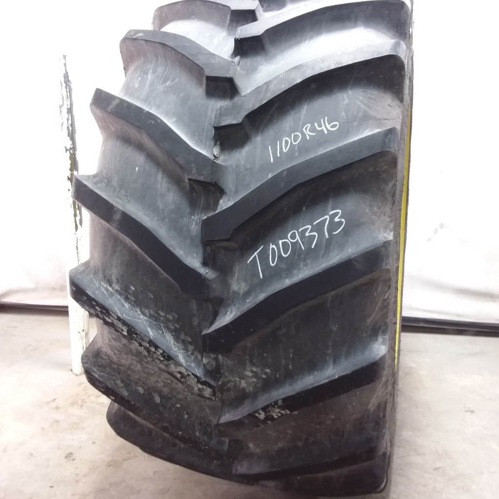 USED LSW1100/45R46 Goodyear Farm DT930 R-1W on John Deere Yellow 20 ...