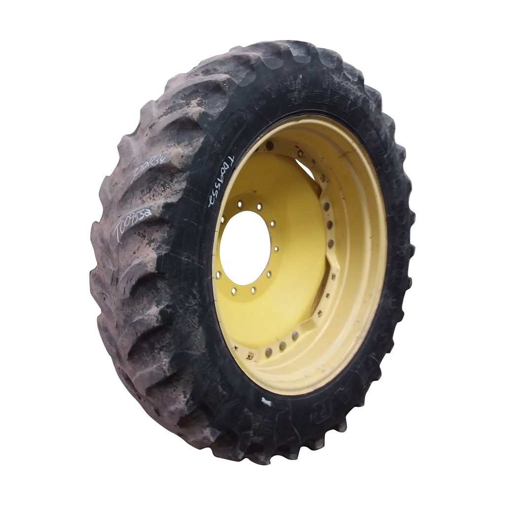 USED 320/85R34 Goodyear Farm Dyna Torque Radial R-1 on John Deere ...