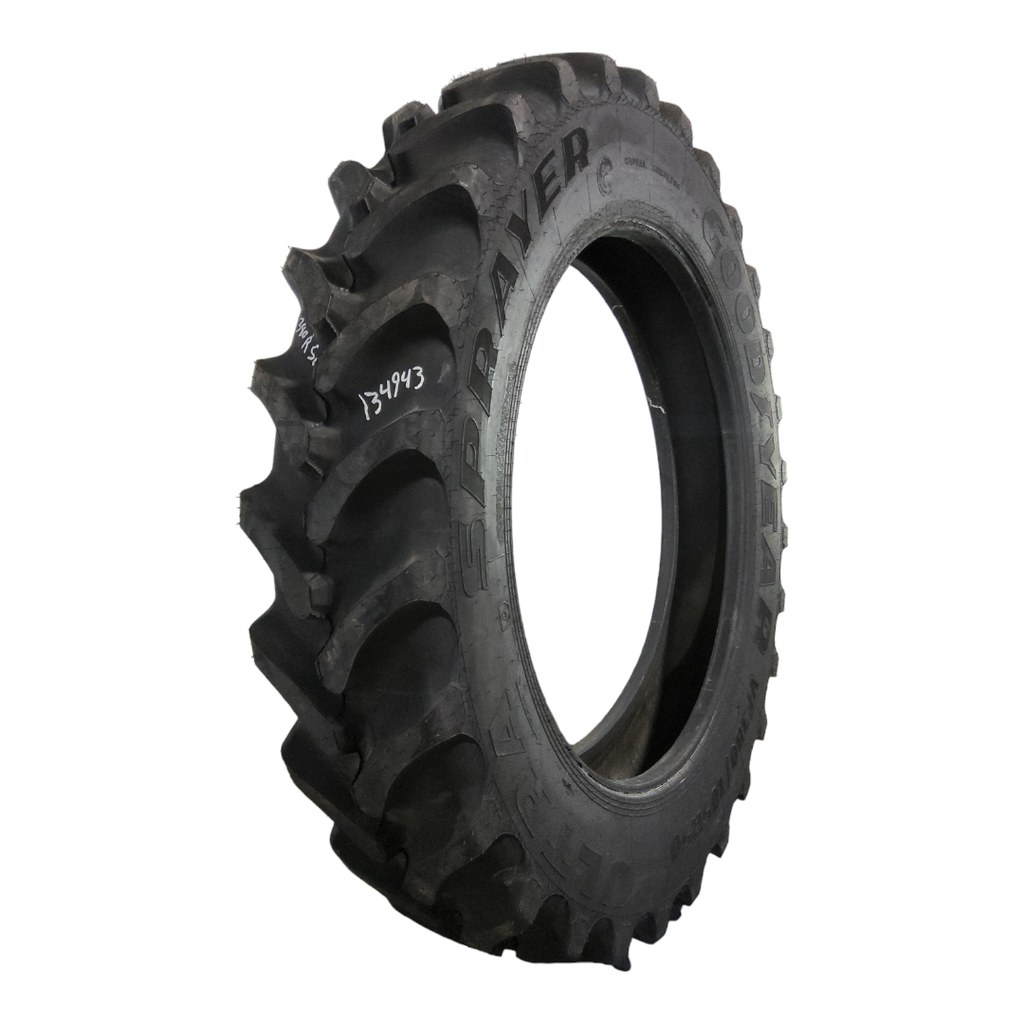 USED VF380/105R50 Goodyear Farm Ultra Sprayer R-1 179D 99% for Sale ...